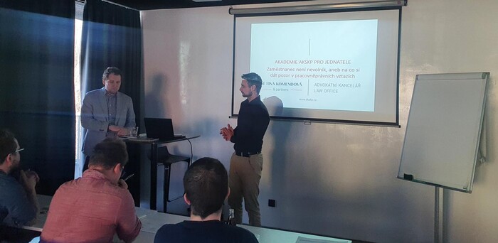 Zaměstnanec není nevolník ! :: AKSKP